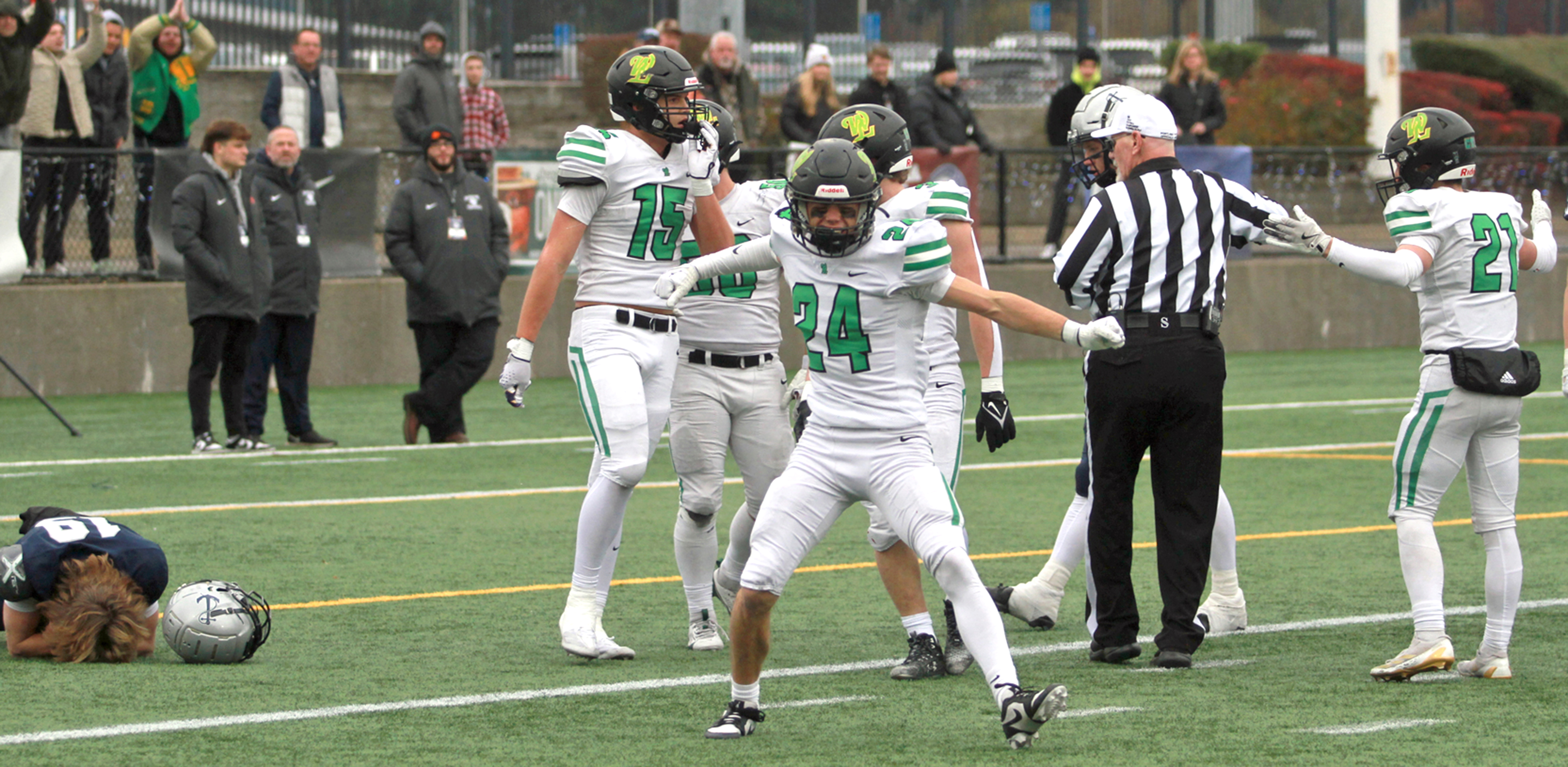 West Linn football aiming high in 2025 | West Linn Tidings